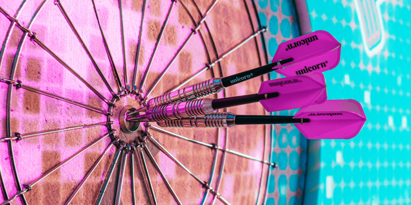 How to throw glow in the dark darts Sydney NSW | Kiss My Axe